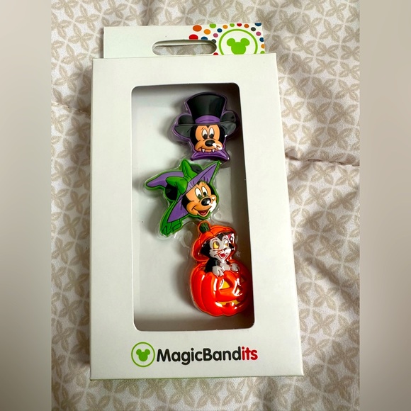 Disney | Accessories | Disney Halloween Mickey Minnie Figaro Magic ...